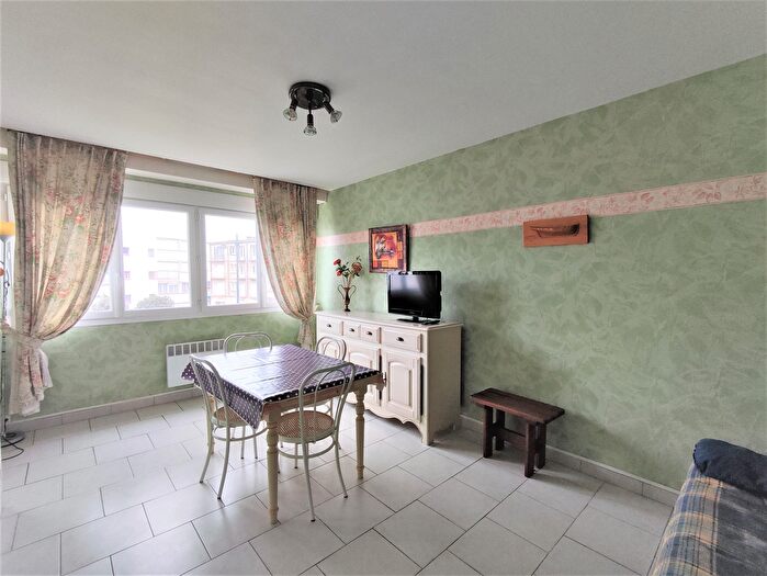 Appartement à vendre - Le Tréport - 2 pièces - 1 chambre