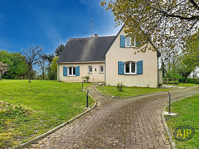 Maison à vendre - Pouancé - 5 pièces - 4 chambres