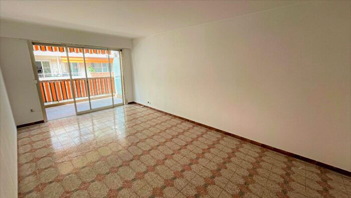 Maisons à vendre et appartements à louer - 1