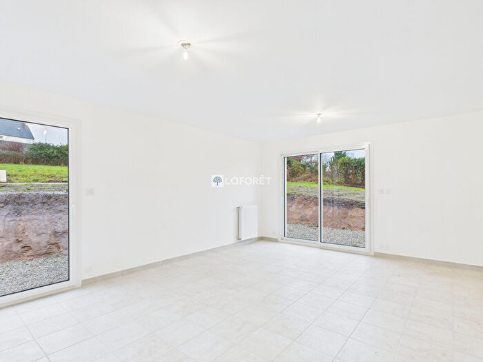 Maison à louer - Confort-Meilars - 5 pièces - 4 chambres