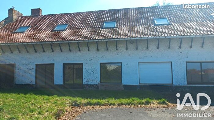 Maison 5 pièces à Caëstre, à vendre