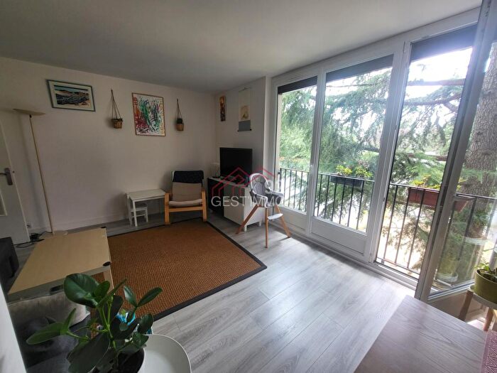 Asnières-sur-Seine, Bécon, Bourguignons : Appartement 3 pièces à louer