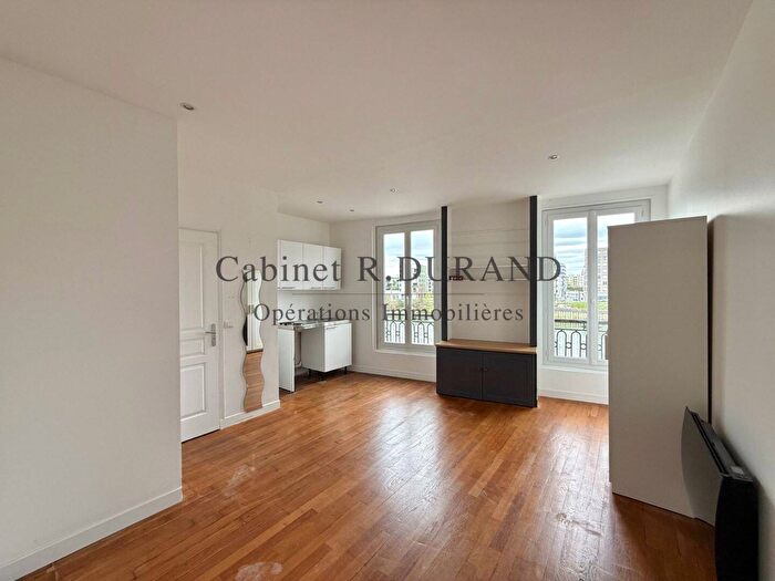 Appartement à louer - Centre, Lîle-Saint-Denis - 1 pièce