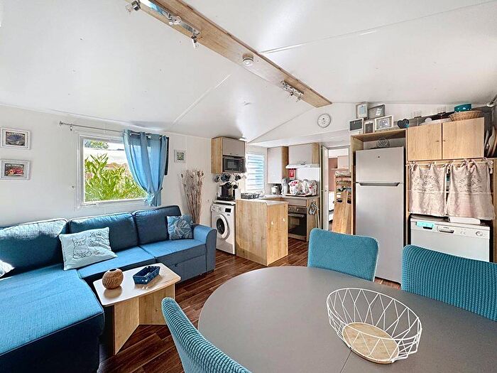 Maison à louer - Reyran, Fréjus - 4 pièces - 3 chambres