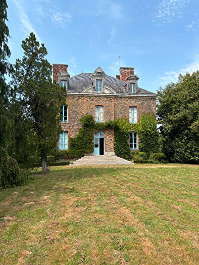 Maison 8 pièces à Les Brulais, à vendre