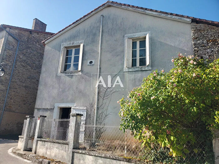 Maison 5 pièces à vendre à Nanteuil-en-Vallée