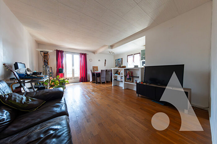 Appartement 3 pièces à vendre à Évry, Champs Elysées