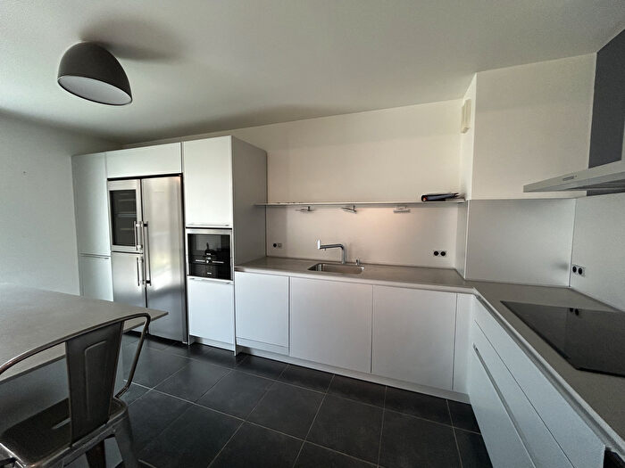 Appartement à louer - Reims, Centre-ville - 4 pièces - 3 chambres