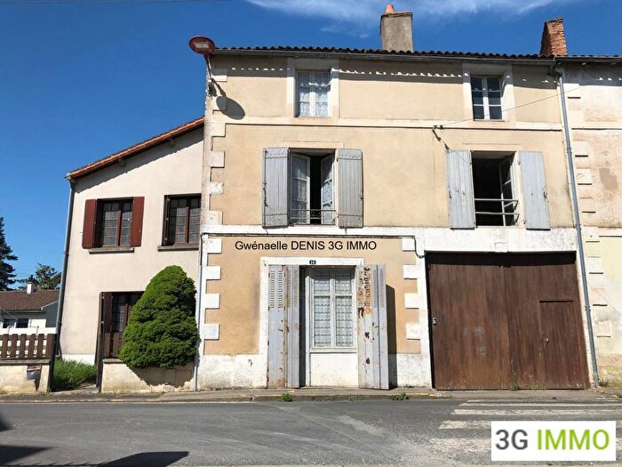 Maison à vendre - Clussais-la-Pommeraie - 7 pièces - 6 chambres