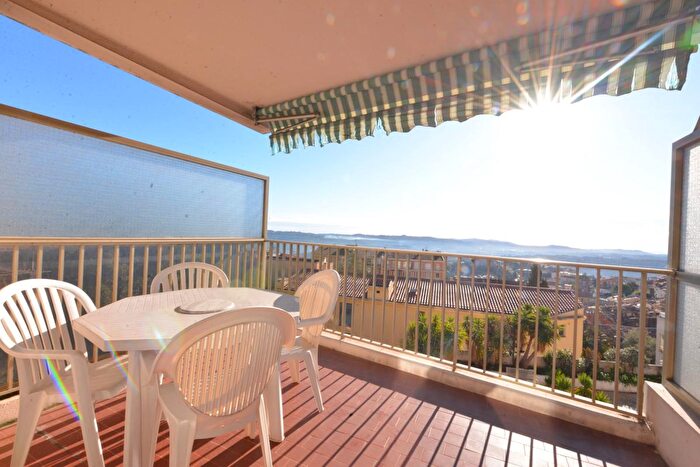 Appartement à vendre - Grasse, Centre-ville Nord - 2 pièces - 1 chambre