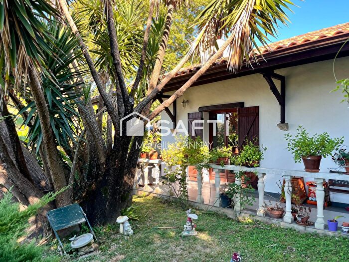 Maison à vendre - Saint-Jean-de-Luz, Centre-ville - 8 pièces - 5 chambres