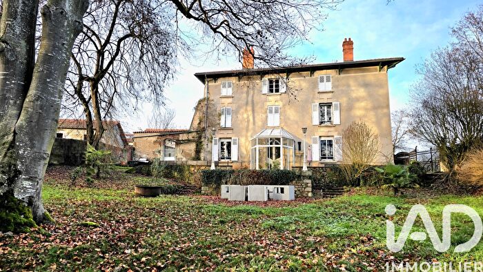 Maison à vendre - Néronde-sur-Dore - 8 pièces - 5 chambres