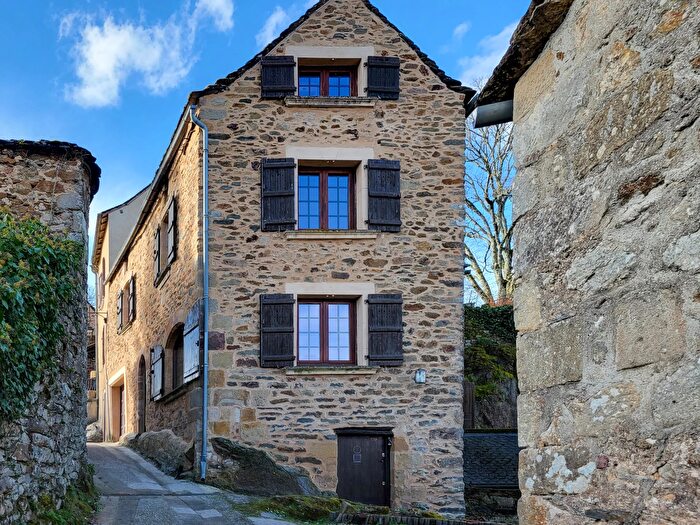 Maison à vendre - Najac - 8 pièces - 5 chambres