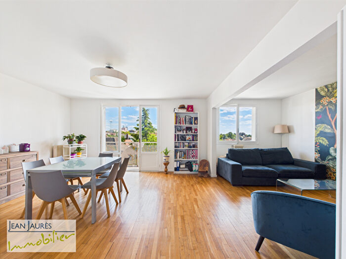 Appartement à vendre - Saint-André-les-Vergers - 5 pièces - 3 chambres