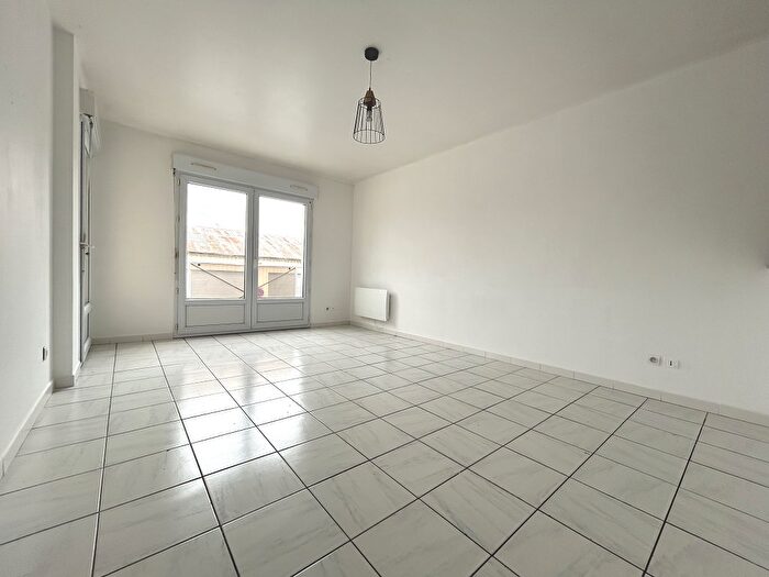 Appartement à louer - Vert-le-Grand - 1 pièce