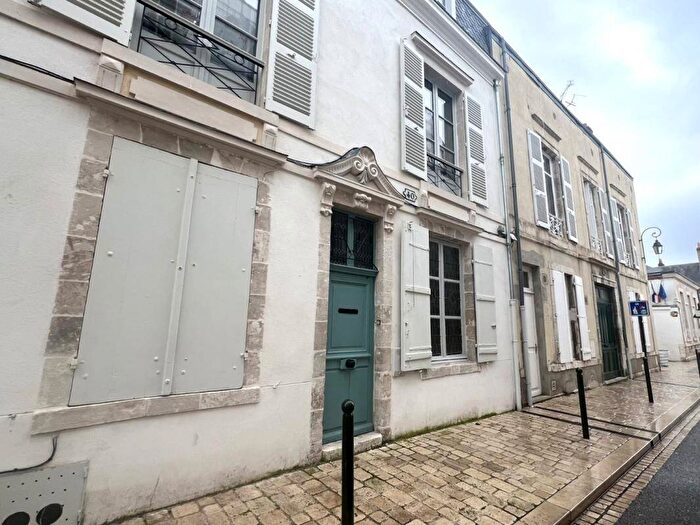 Maison 8 pièces à Carmes-République, Orléans, à louer