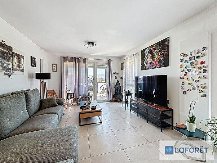 Appartement à vendre - Ferney-Voltaire - 3 pièces - 2 chambres