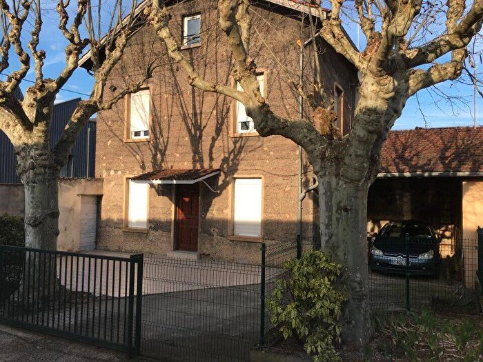 Maison à louer - Centre-Max Barel-Centre Nord, Vénissieux - 4 pièces - 3 chambres