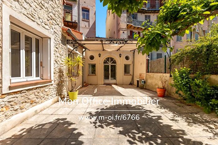 Marseille 6ème, Cours julien, Notre-Dame-des-Monts : Maison 6 pièces à vendre