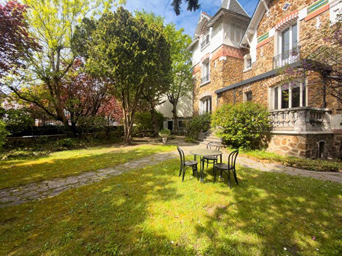 Le Raincy, Gare : Maison 8 pièces à vendre