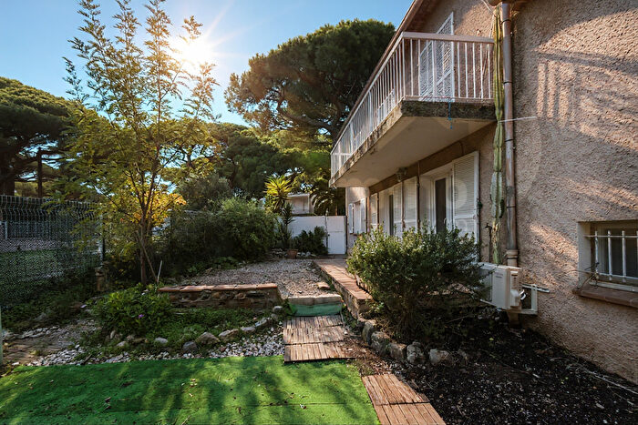 Appartement à vendre - Hyères, Port - 4 pièces - 3 chambres