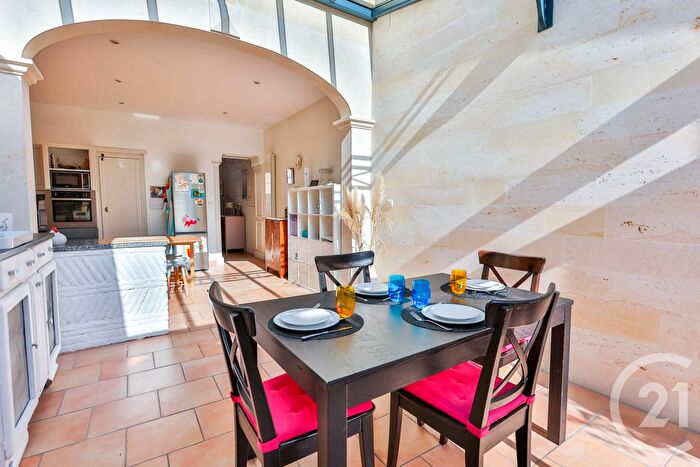 Maison à louer - Cognac, Champ de Foire - 4 pièces - 2 chambres