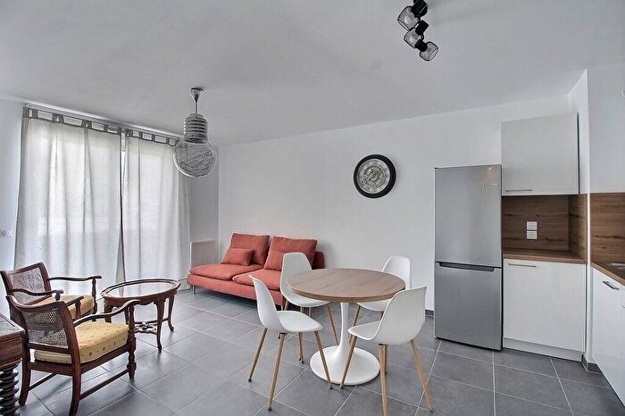 Appartement à louer - Cités, Thonon-les-Bains - 2 pièces - 1 chambre