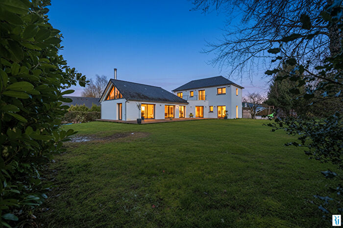 Maison à louer - Isneauville - 6 pièces - 5 chambres
