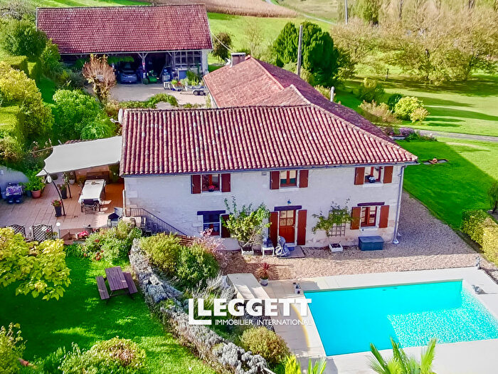 Maison à vendre - Nanteuil-Auriac-de-Bourzac - 7 pièces - 4 chambres