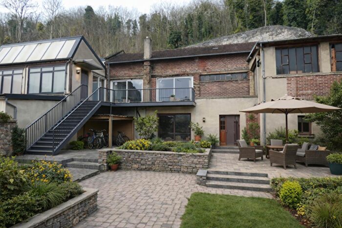 Maison à vendre - Ivry-la-Bataille - 5 pièces - 2 chambres