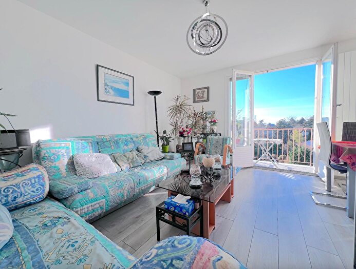 Appartement à vendre - Décines-Charpieu, Berthaudière - 2 pièces - 1 chambre