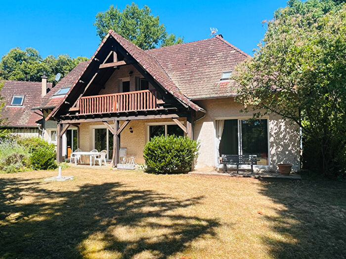 Chamboulive : Maison 7 pièces à vendre