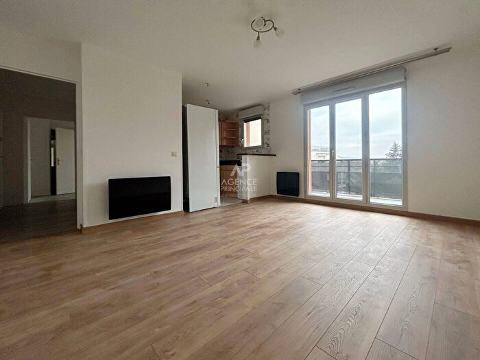 Le Village, Carrières-sous-Poissy : Appartement 3 pièces à louer