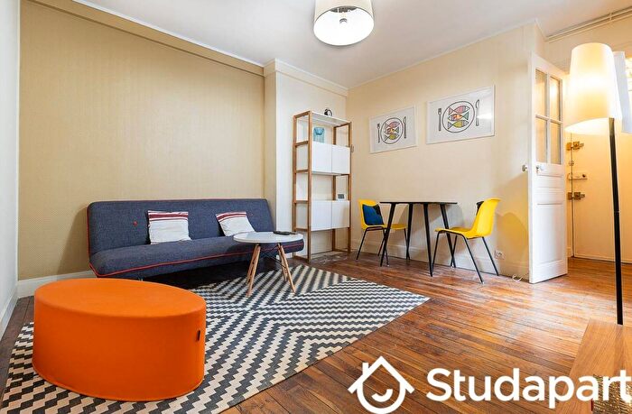 Maison à louer - Ville Sud Ouest, Fontainebleau - 2 pièces