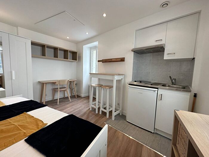 Appartement à louer - Saint Louis, Saint-Germain-en-Laye - 1 pièce