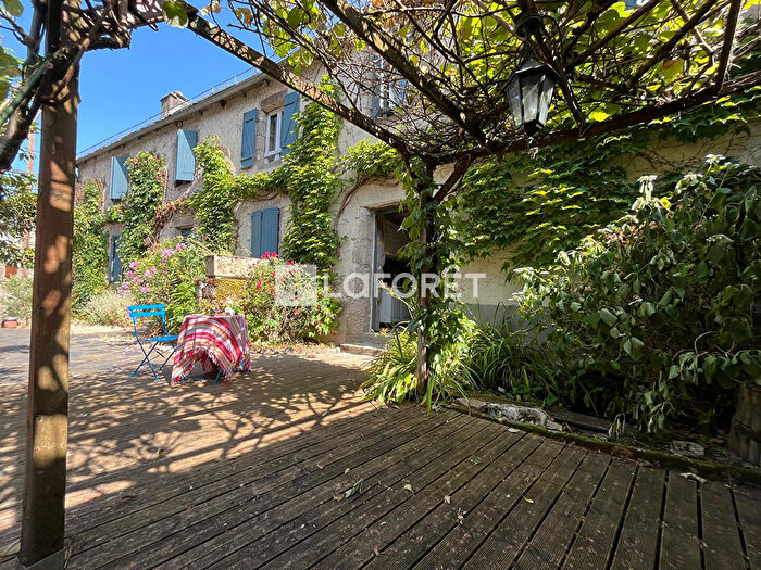 Maison à vendre - Golinhac - 6 pièces - 4 chambres