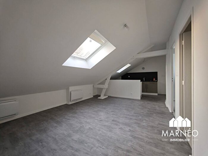 Appartement à louer - Châlons-en-Champagne - 3 pièces - 2 chambres