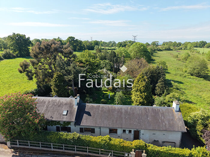 Maison 7 pièces à Monts-en-Bessin, à vendre