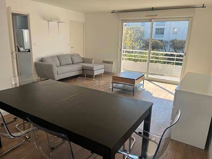 République, Nantes : Appartement 4 pièces à louer