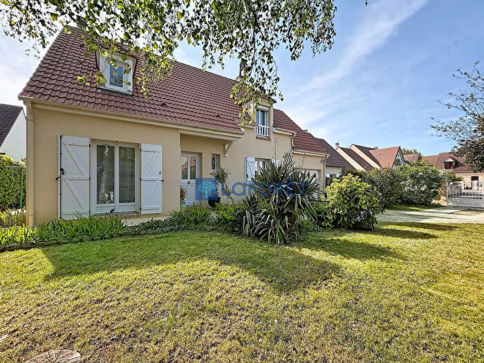 Saint-Pierre-du-Perray : Maison 6 pièces à vendre
