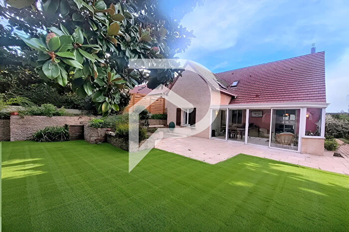 Maison à vendre - Luzarches - 7 pièces - 4 chambres