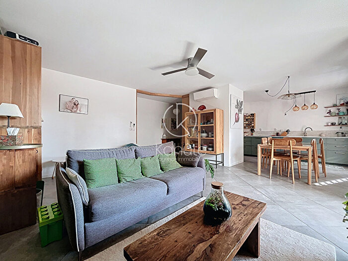 Appartement à vendre - Lyon e  - 4 pièces - 3 chambres