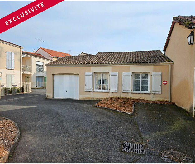 Maison à louer - Ruffec - 3 pièces - 2 chambres