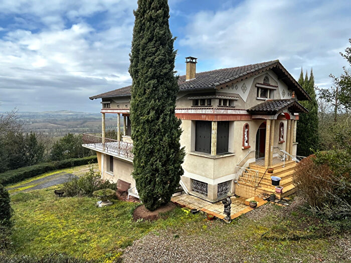 Maison à vendre - Puylaroque - 6 pièces - 5 chambres