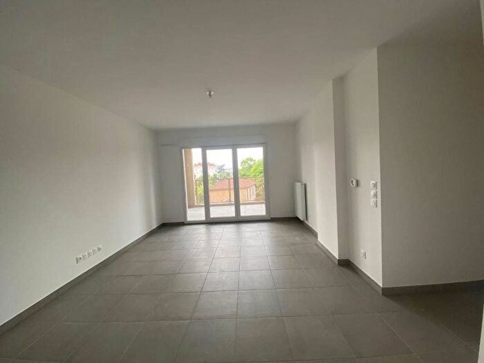 Le Grand Vivier-Le Garet-Pontbichet-Troussier, Villefranche-sur-Saône : Appartement 3 pièces à louer