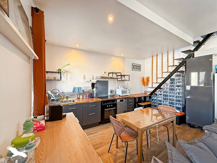 Appartement à louer - La Valbarelle, Marseille ème arrondissement - 4 pièces - 3 chambres