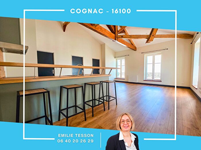 Appartement à louer - Cognac, Centre-ville, Gare - 3 pièces - 2 chambres