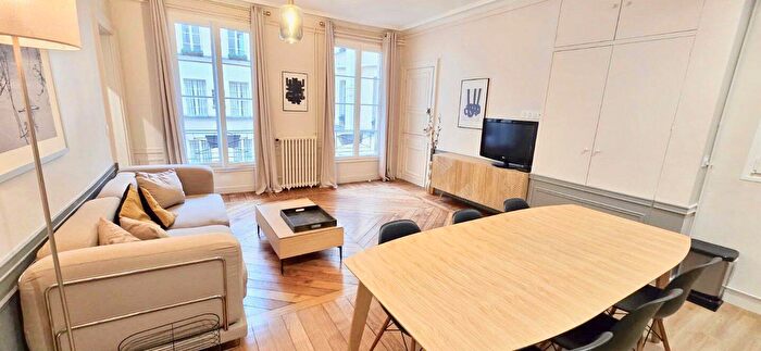 Appartement à louer - Elysées-Madeleine, Paris ème arrondissement - 4 pièces - 2 chambres