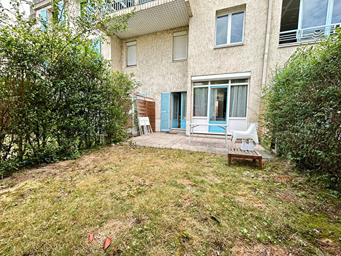Évry, Les Epinettes : Appartement 5 pièces à vendre