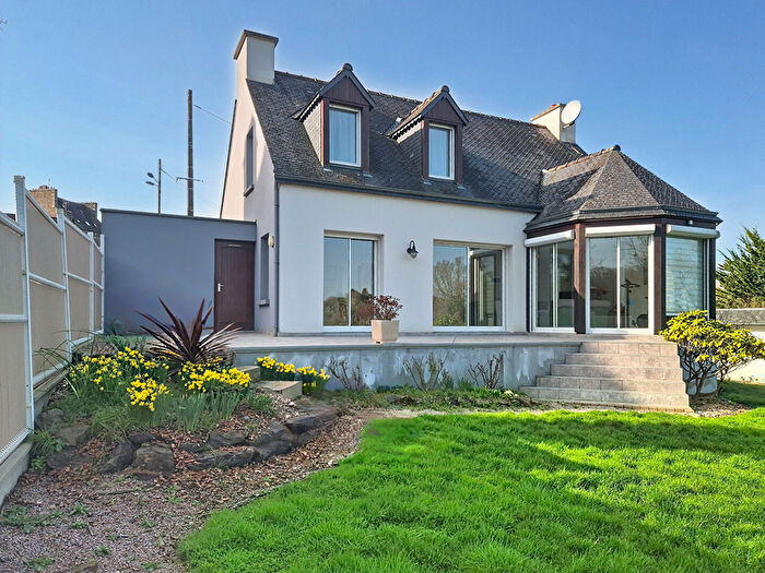 Maison à vendre - Callac - 5 pièces - 3 chambres